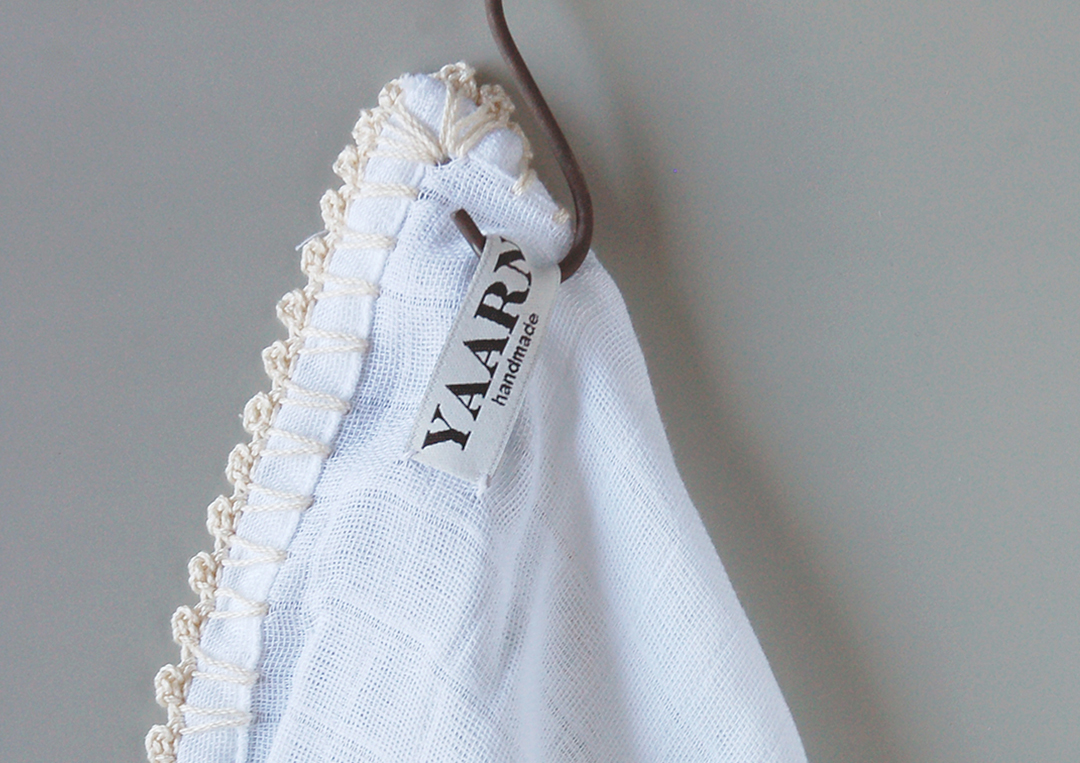 YAARN スワドル White | 心の奥に残るものを。ama